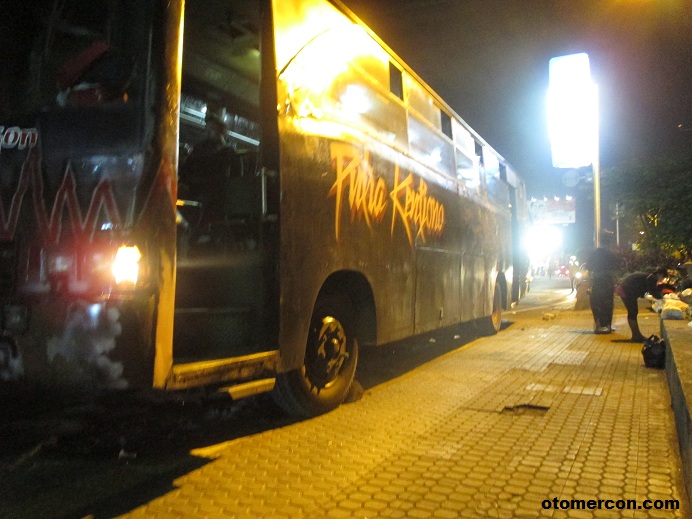 Mencoba Naik Bis Horror – Mercon Motor
